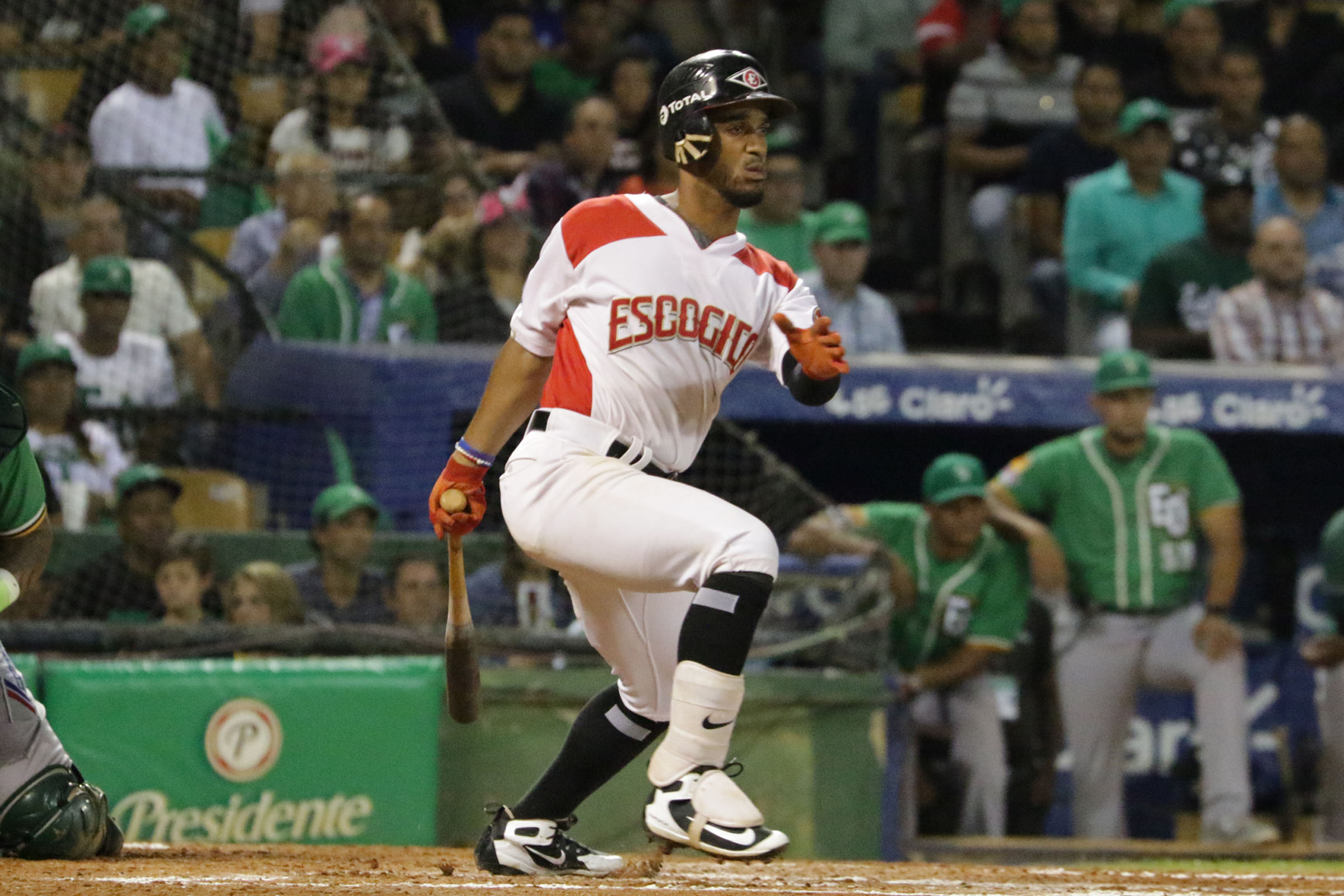 Néstor Cortés e Iván Castillo irán con Estrellas a Serie del Caribe