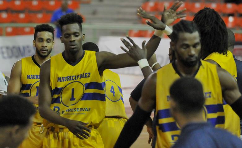 Mauricio Báez debuta con victoria; El Millón triunfa sobre Huellas