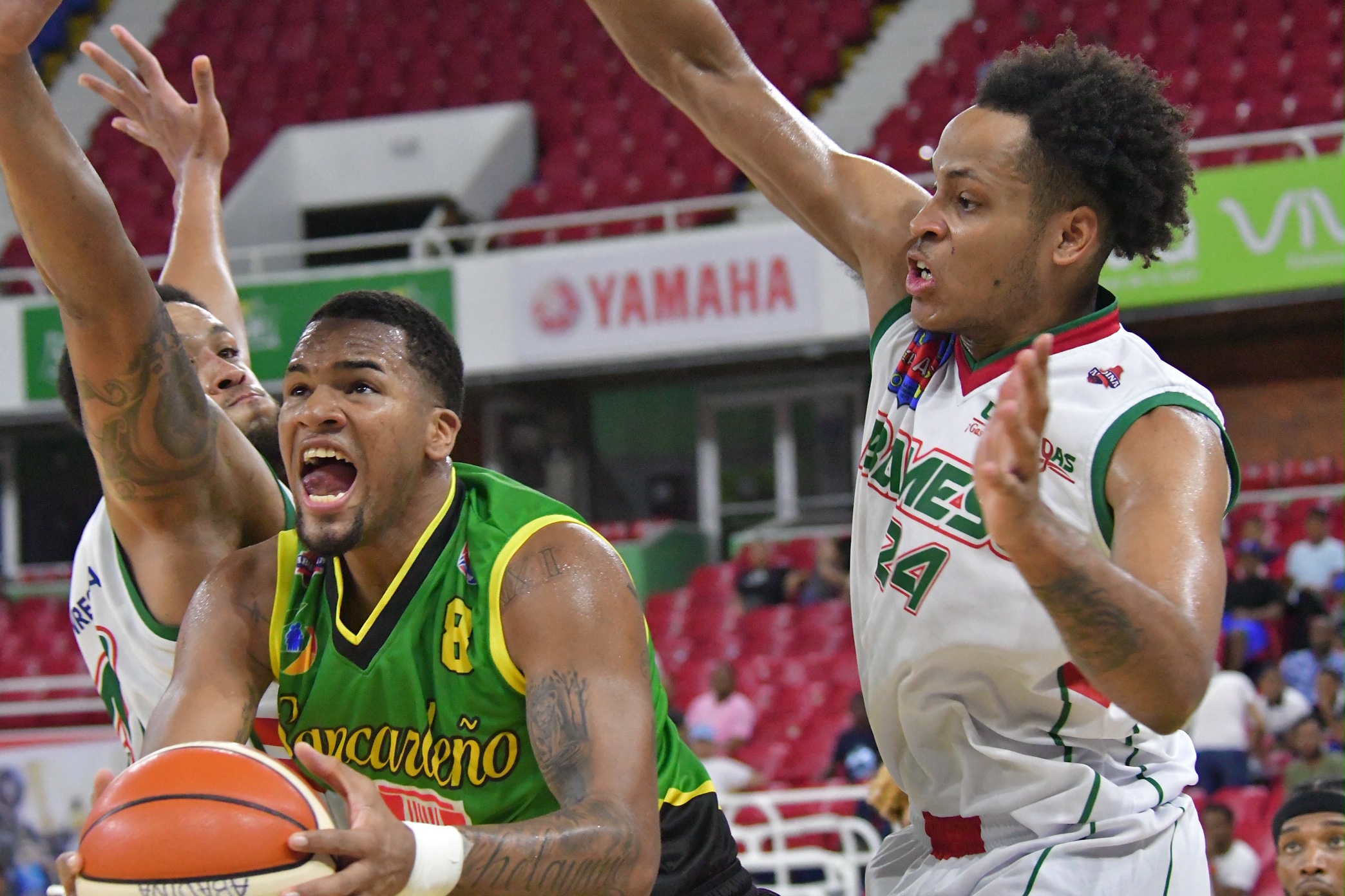 Kevin Pérez anota 24 puntos y San Carlos eleva invicto a 3-0 en el TBS ...