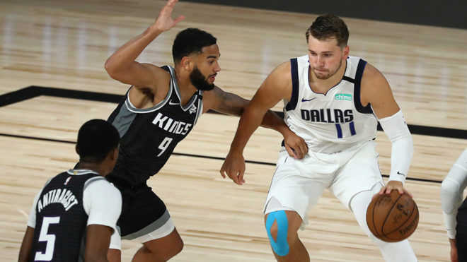 Devin Booker se luce con los Suns y Luka Doncic con los Mavericks
