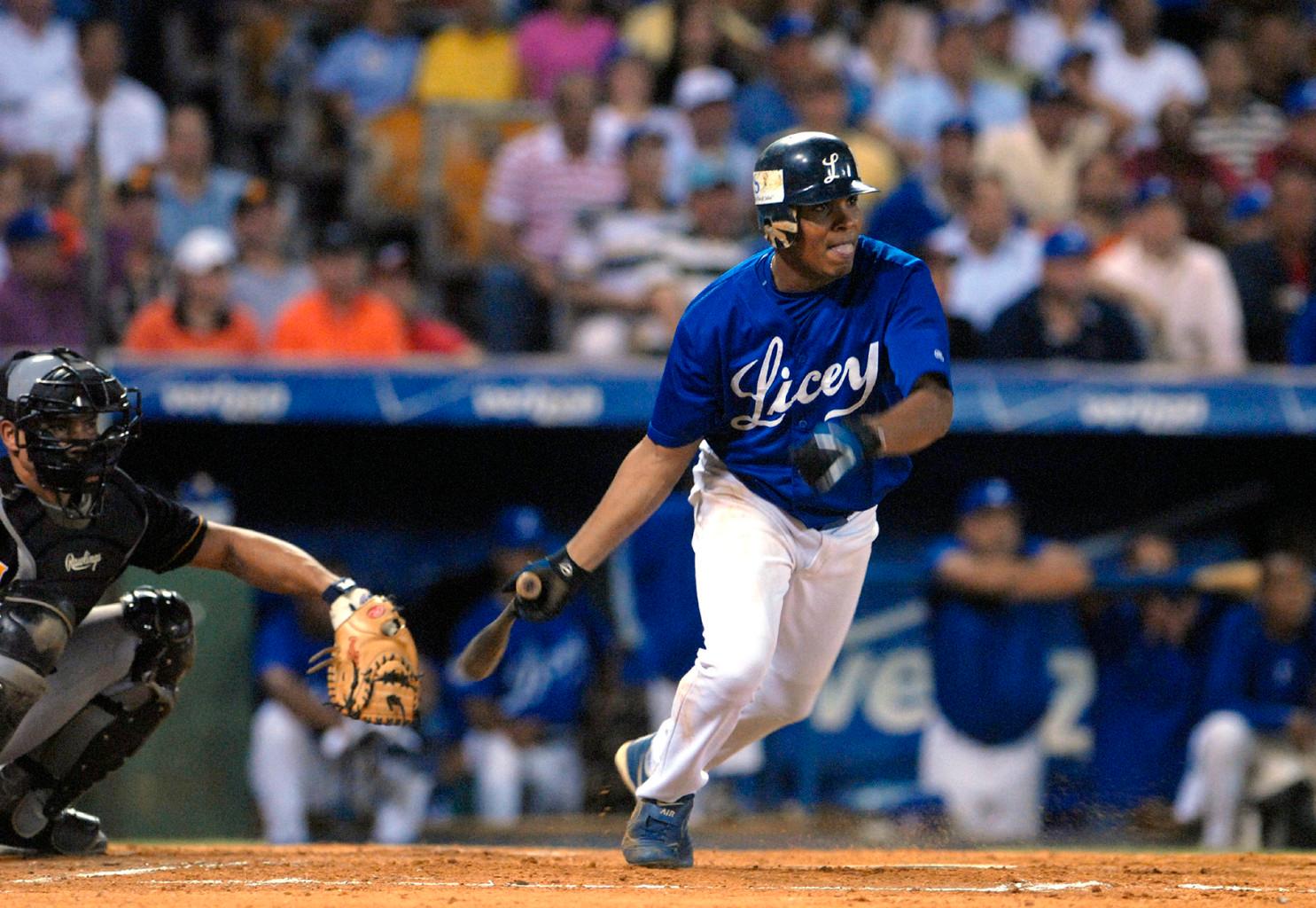 Licey firma a Anderson Hernández por un día; lo retirarán con la ...