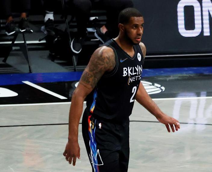 Problemas cardíacos obligan a LaMarcus a retirarse de inmediato NBA
