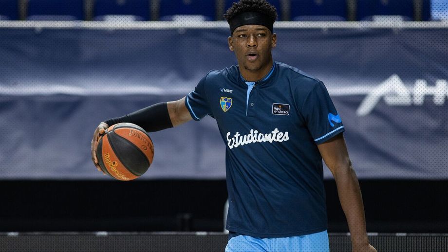 Ángel Luis Delgado firma con nuevo equipo en la ACB de España