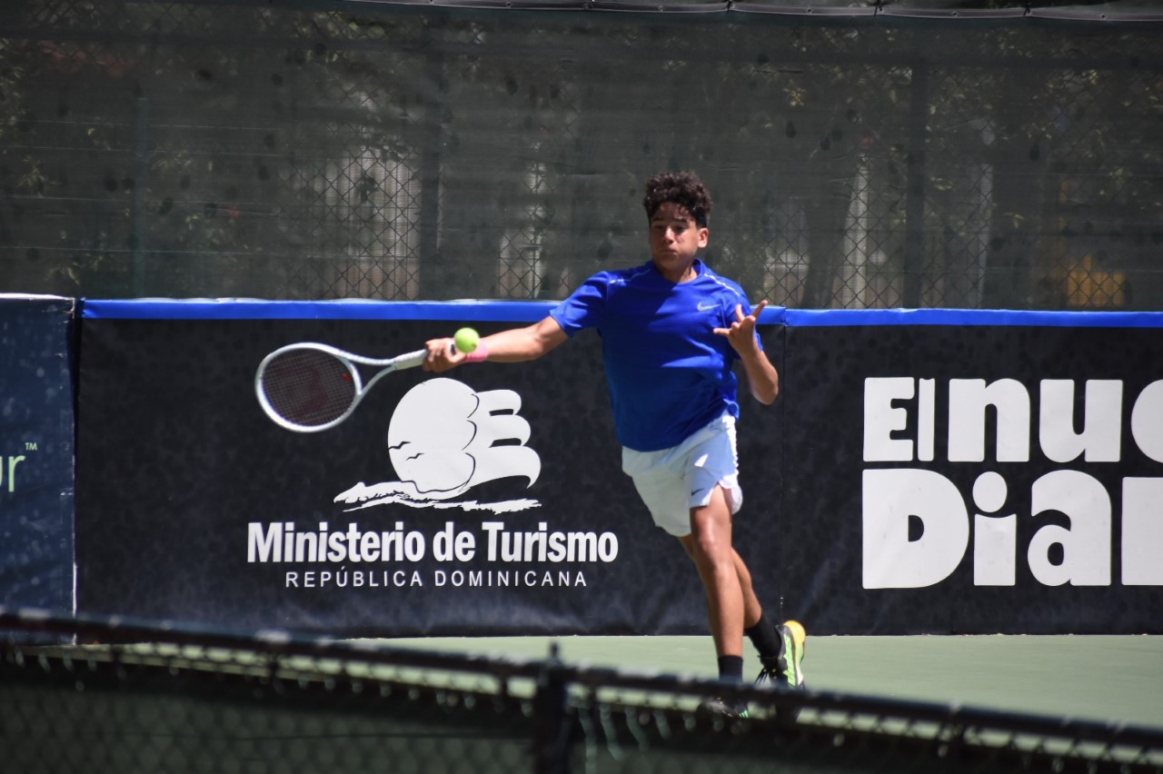 Alberto Puello avanza en Copa Los Tres Ojos Santo Domingo