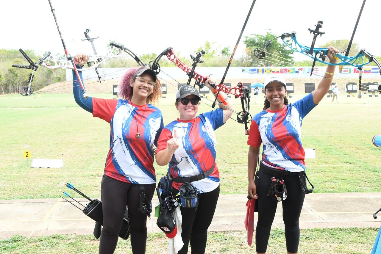 Equipo compuesto RD, oro en Copa Merengue de Tiro con Arco
