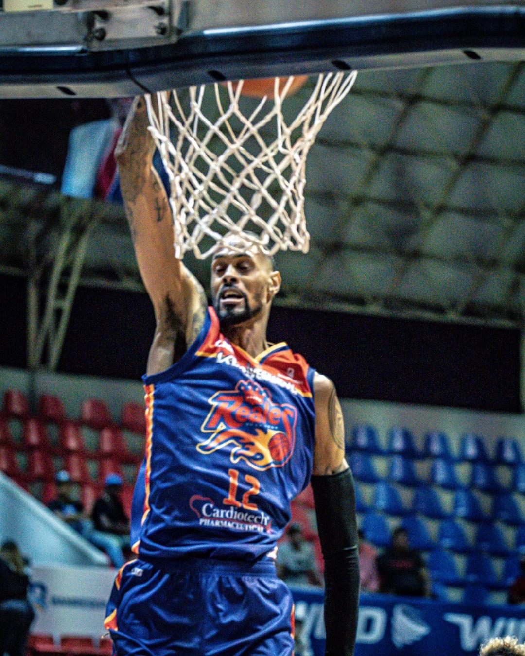 Los Reales siguen invictos; Titanes consigue primera victoria