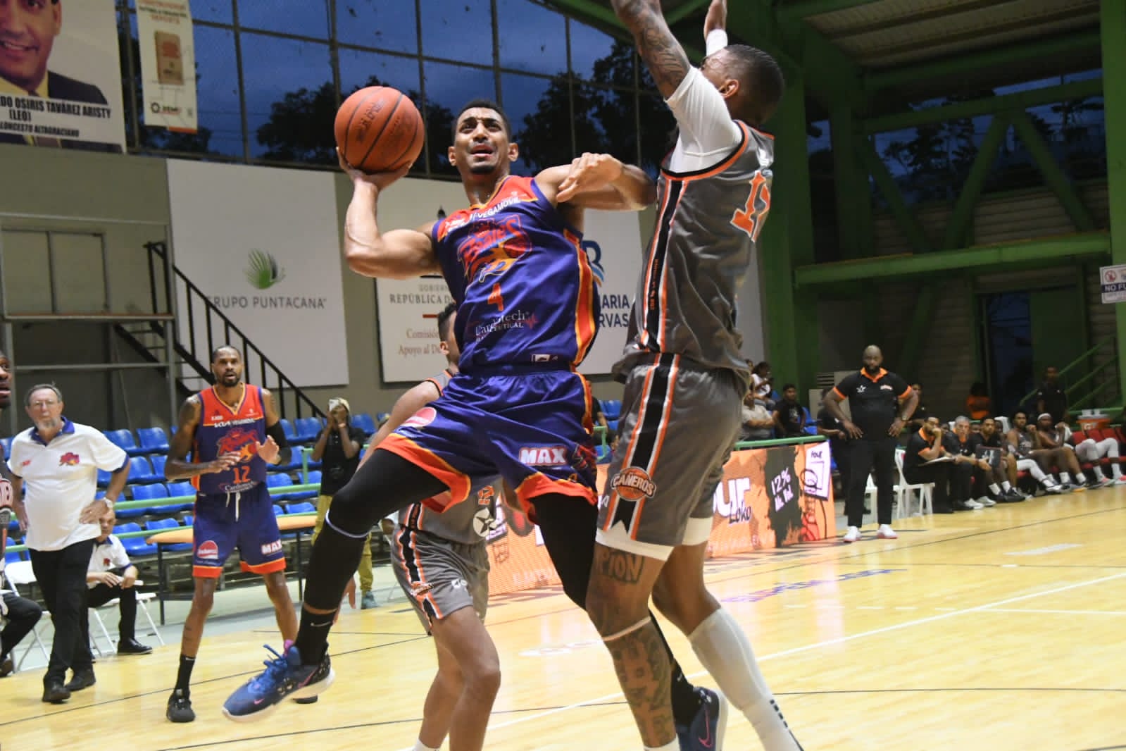 Los Reales barren serie ante Cañeros, llegan a ocho triunfos