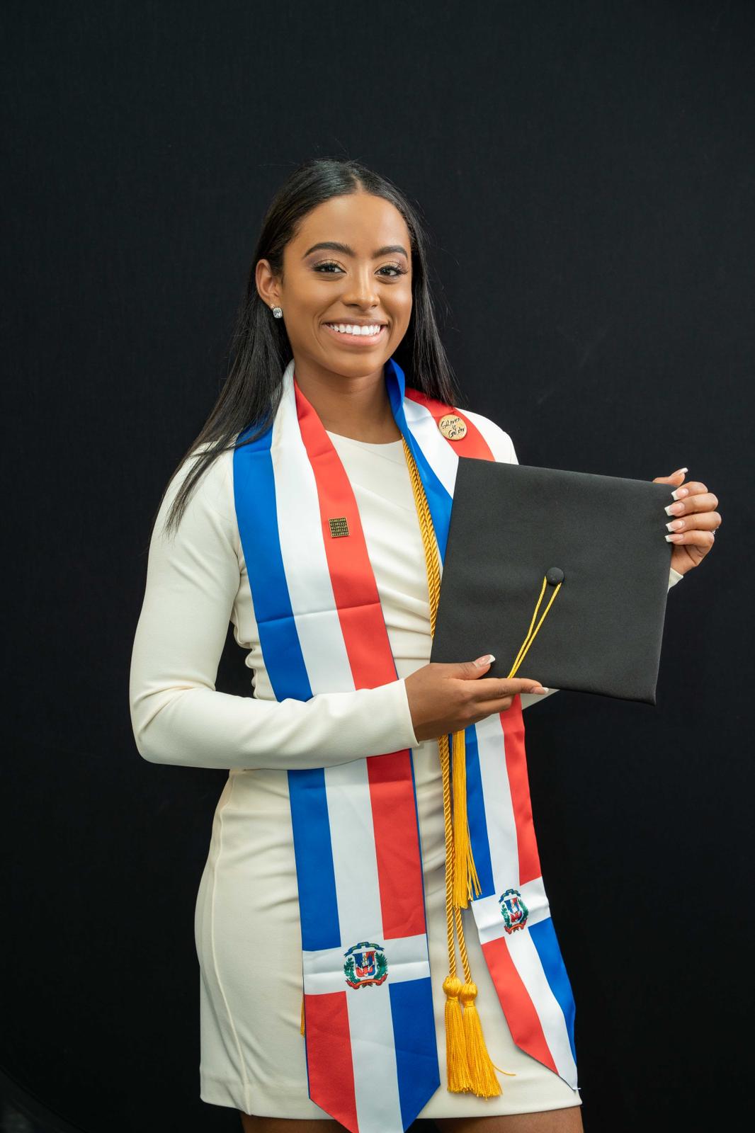 Yasiris Ortiz, la ingeniera en sistema cum laude del tenis de mesa