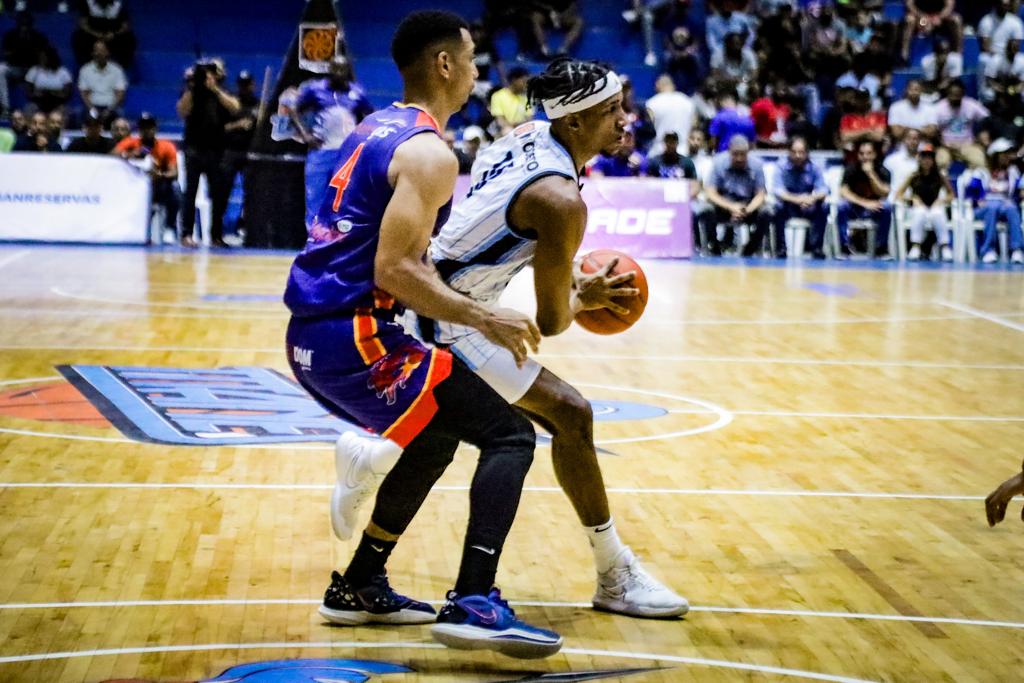 Titanes vencen a Reales y empatan la gran final súper Liga LNB