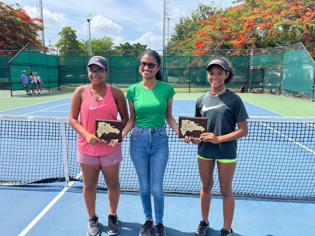 Daniela Castillo, campeona en sencillos de la Copa Maíz U14