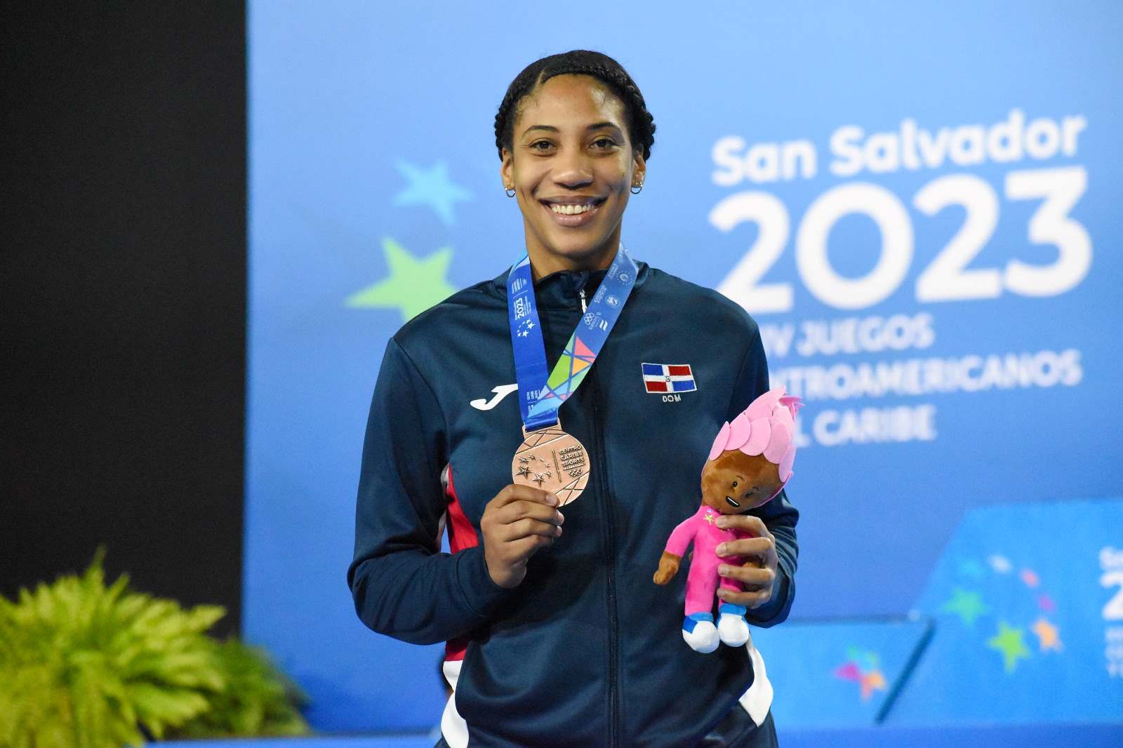 Katherine Rodríguez alcalza colgarse medalla de bronce en taekwondo