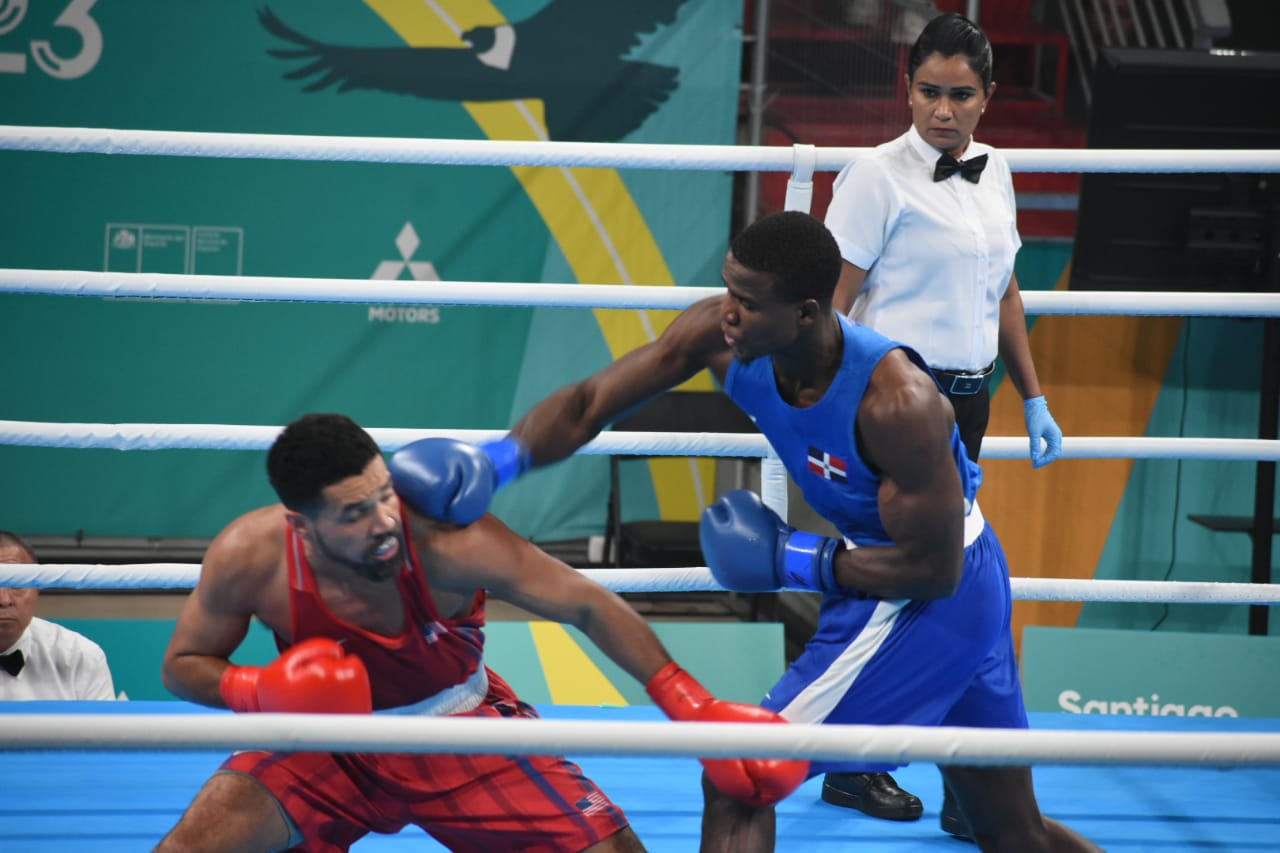 Cristian Pinales y Yunior Alcántara imponen su calidad en boxeo