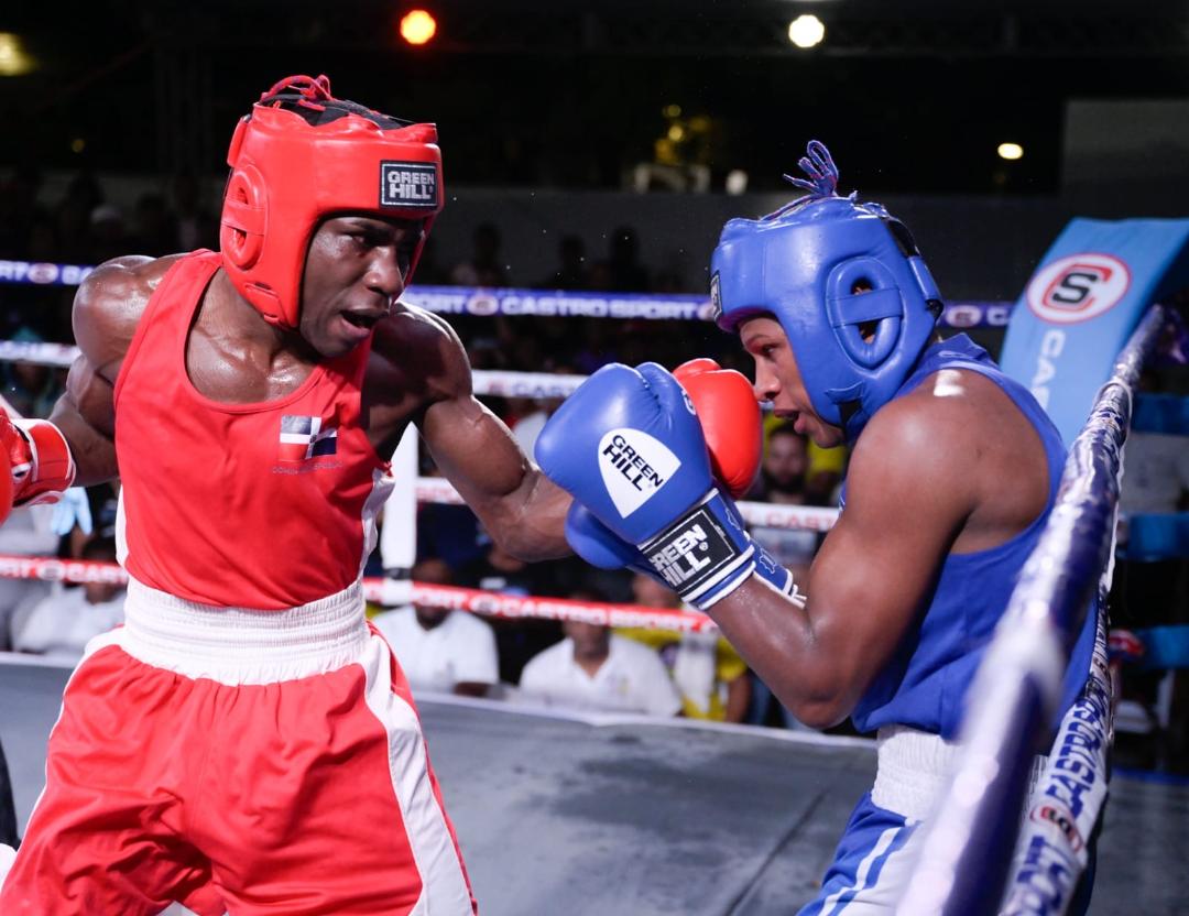 Cubanos y santiagueros se exhiben en Copa Boxeo Independencia