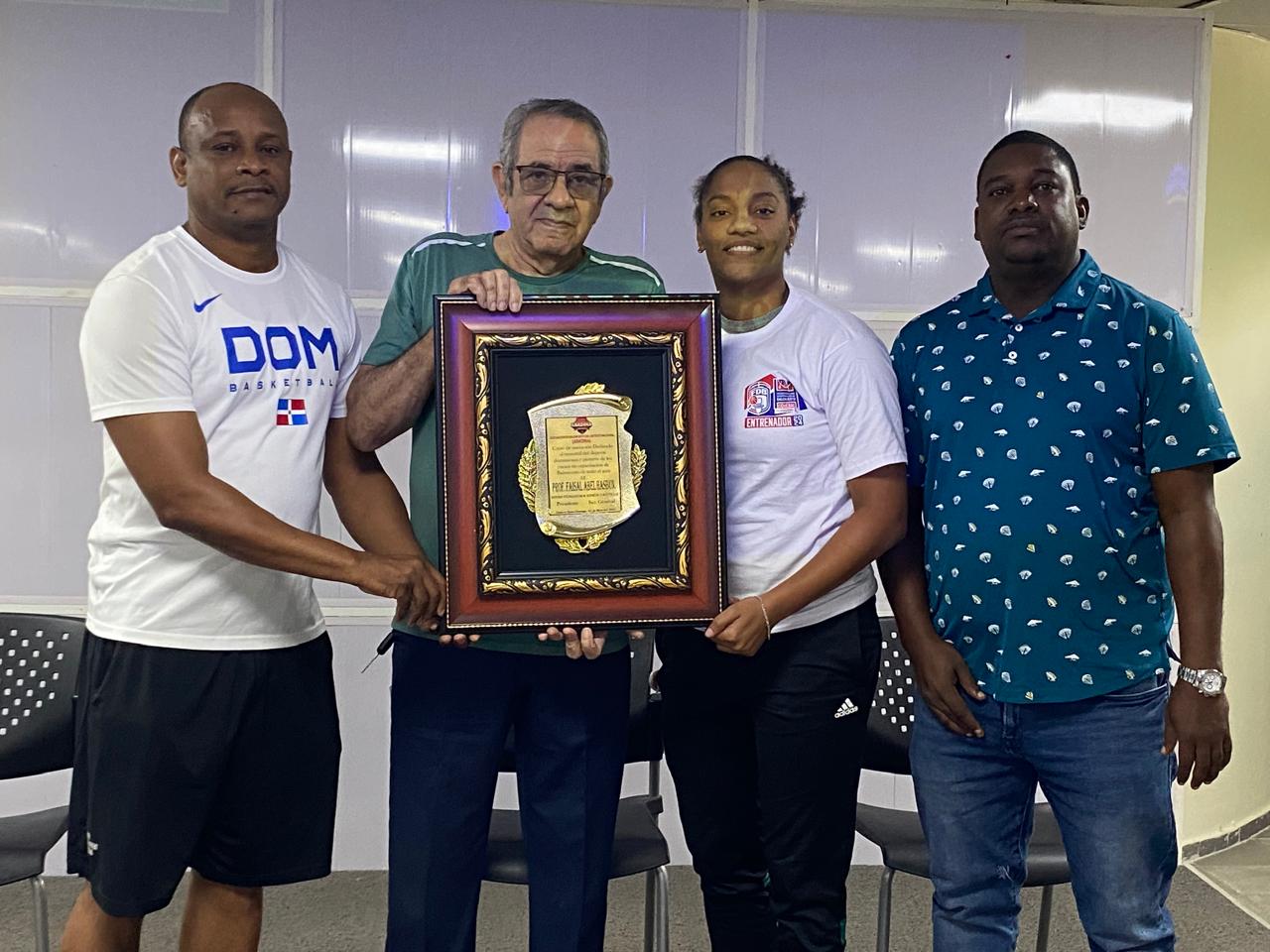 Abadina distingue al inmortal del deporte Faisal Abel Hasbún