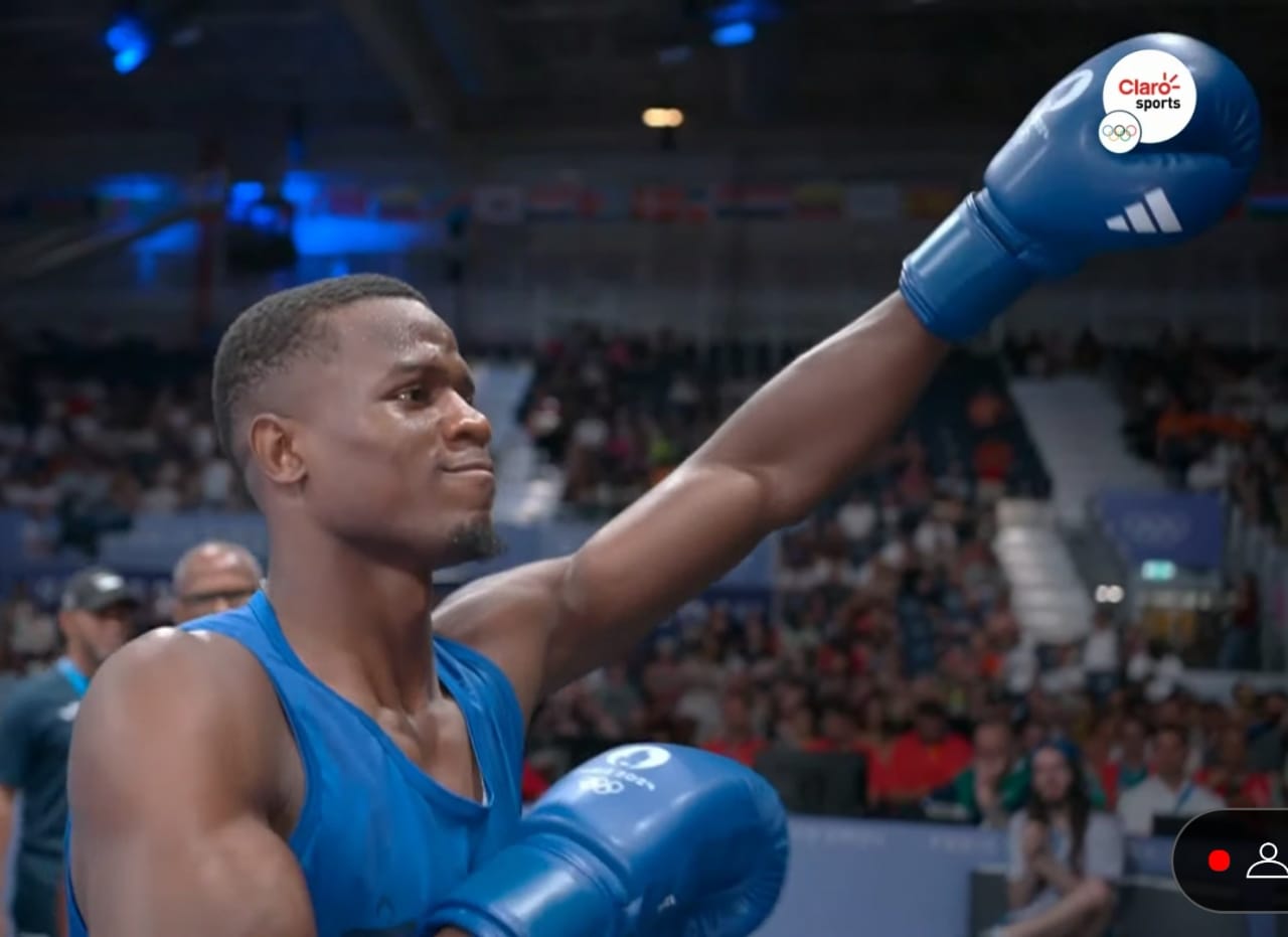 Pinales se anota triunfo y avanza a cuartos de finales en boxeo