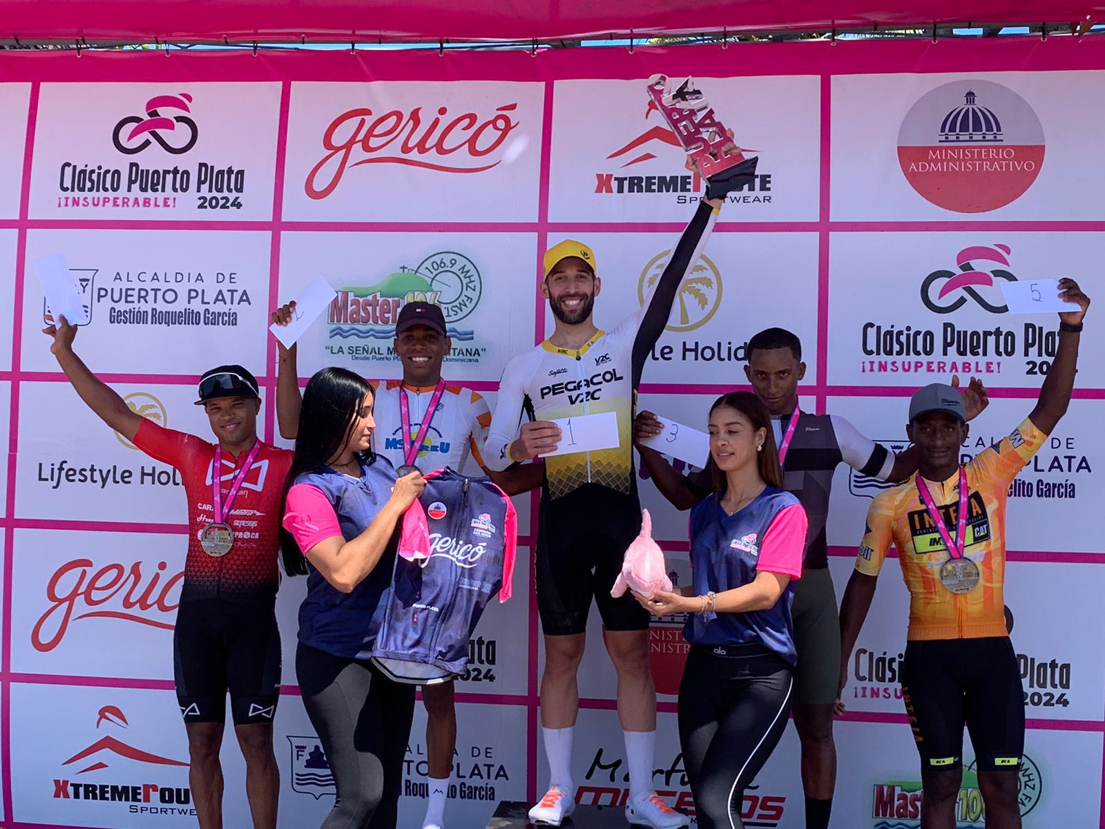 William Guzmán, campeón categoría élite clásico de Ciclismo