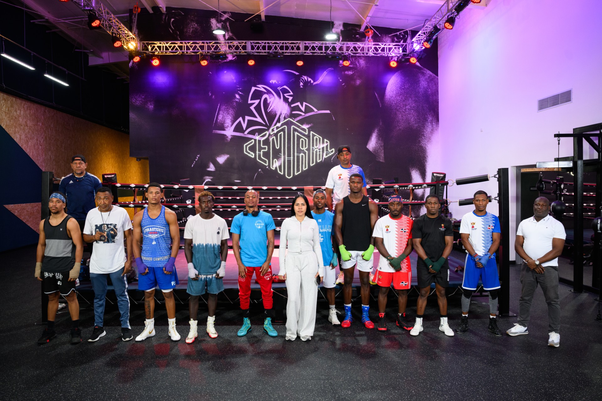 Cristian Pinales debutará en el boxeo profesional este mes