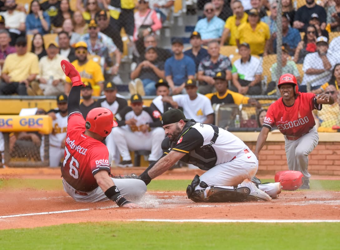 Escogido vence a las Águilas y los Toros a Gigantes en la semifinal
